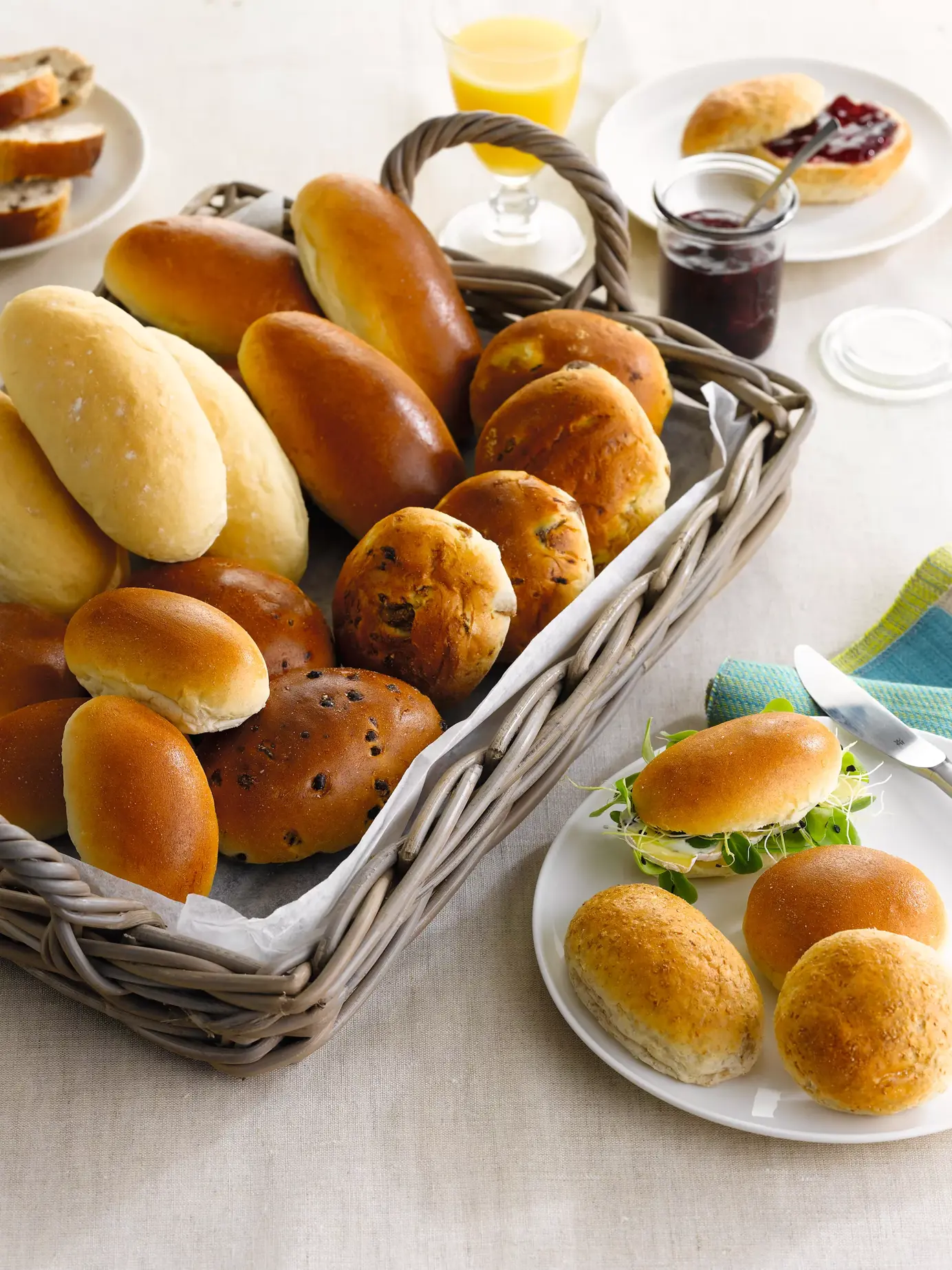 Petit pain blanc cuit mou (fariné) | Vandemoortele Professional