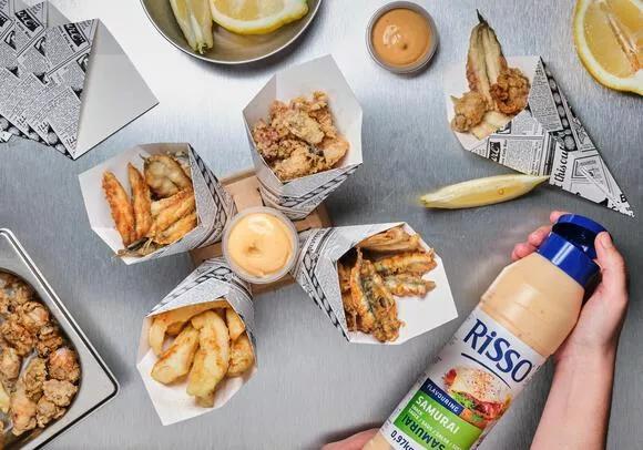 Cucurucho de pescaíto frito con Salsa Samurai Risso® | Vandemoortele ...